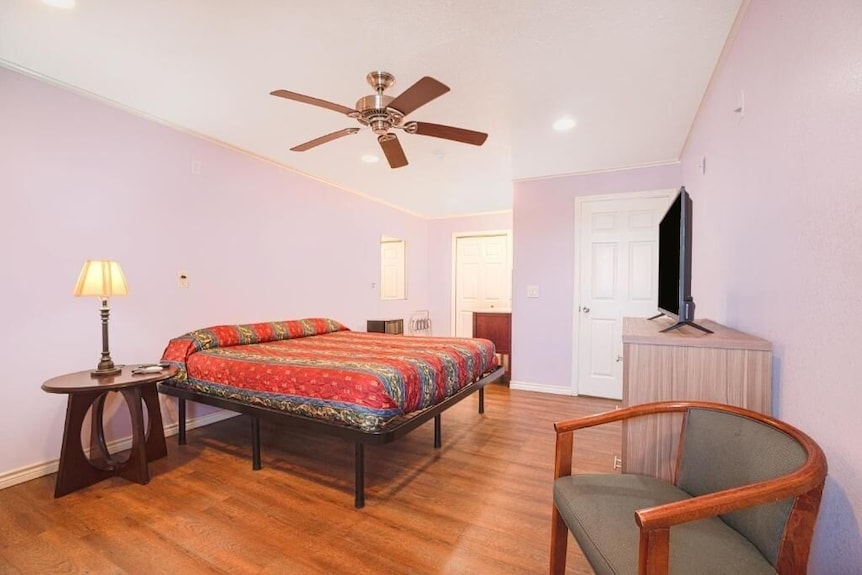 Relaxing Room Minutes From Mustang Island - Corpus Christi, TX