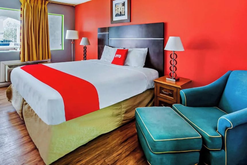 Relax In A Pet Friendly Room With King Bed And Essentials In Ridgecrest - Ridgecrest, CA