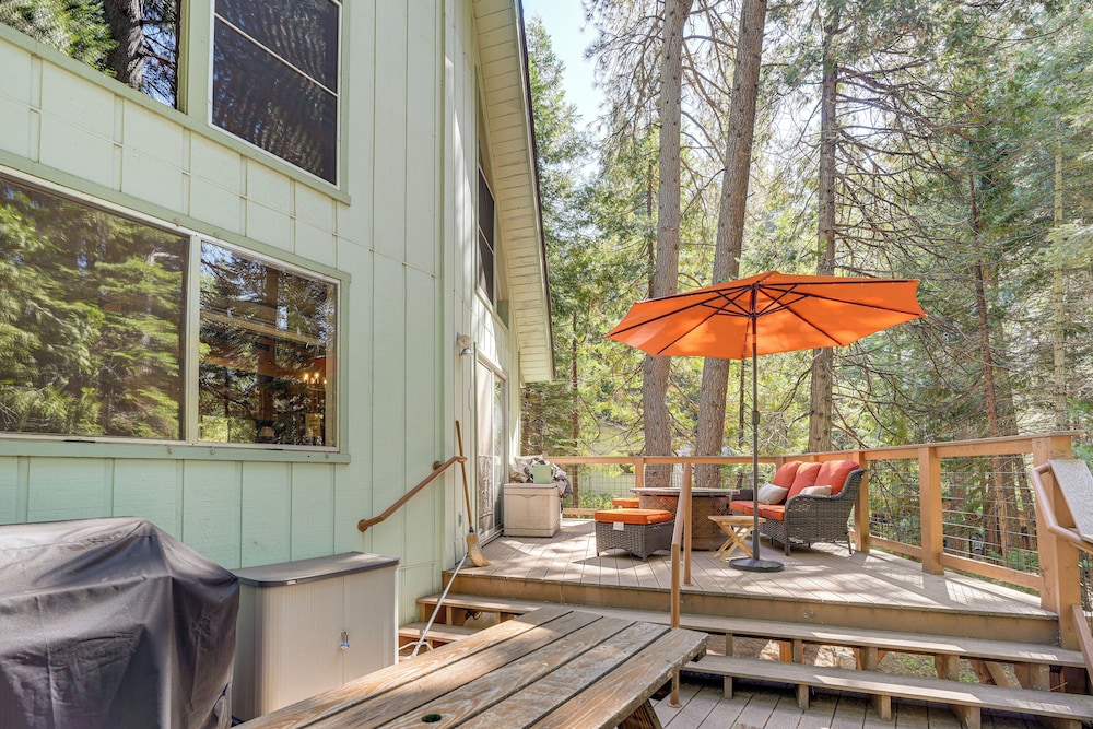4 Mi To State Park: Quiet Escape W/ Deck In Arnold - Arnold, CA