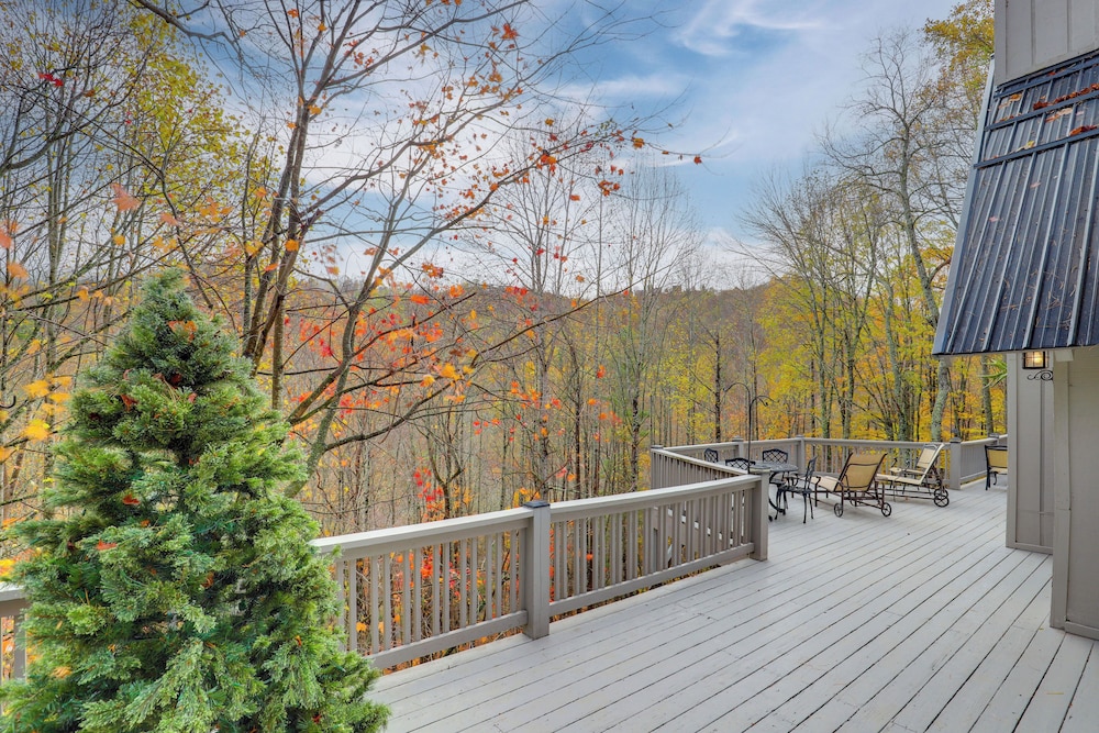 Walk To Slopes: Mars Hill Resort-style Mtn Chalet - North Carolina