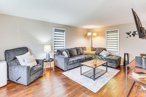 Cozy Home 4 Mi To Ysu Campus: Penguins Welcome! - Youngstown, OH