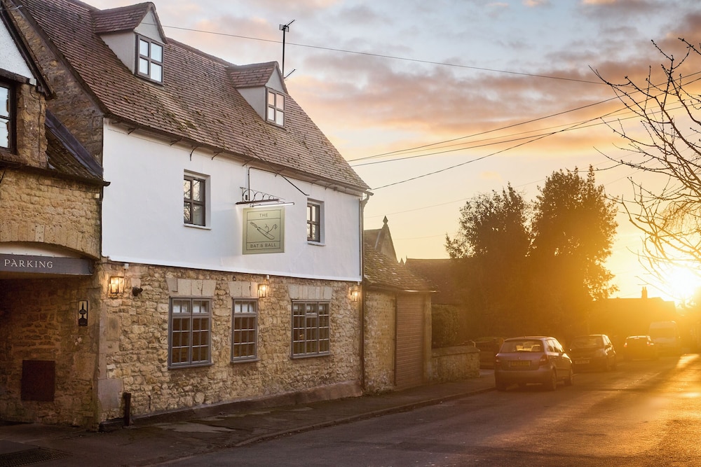 The Bat And Ball Cuddesdon - Buckinghamshire