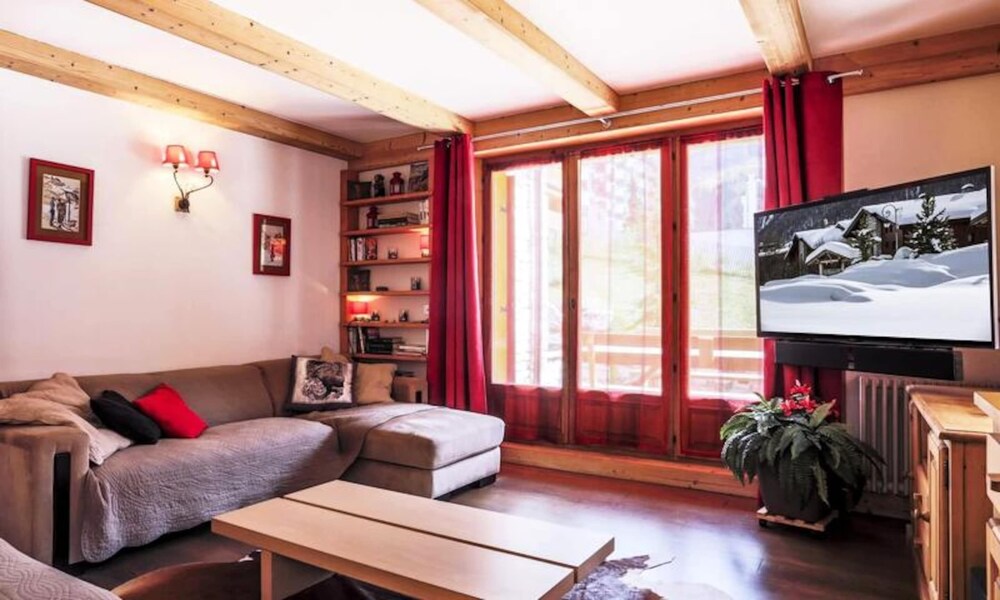 Bright Apartment in a Central Location With Covered Parking Reviews ...
