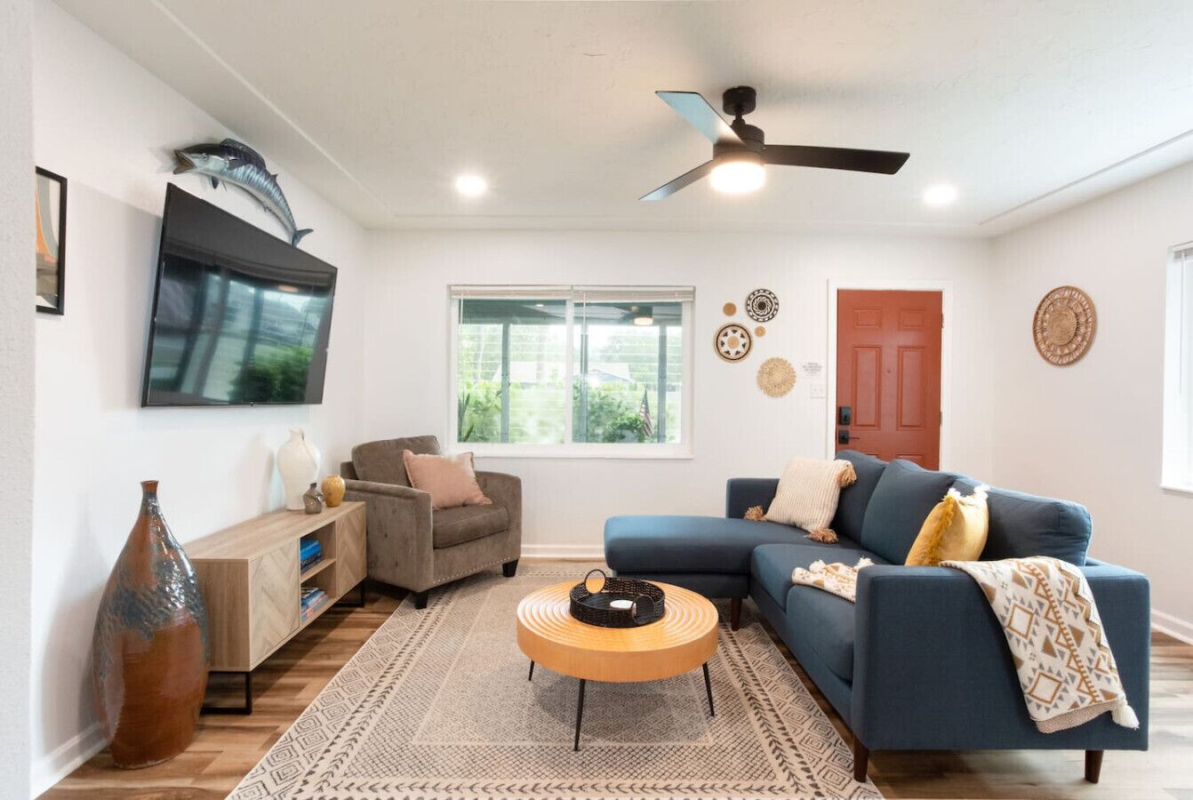 Fenced Yard 8 Min To Downtown - Fast Wifi - Saint Petersburg, FL