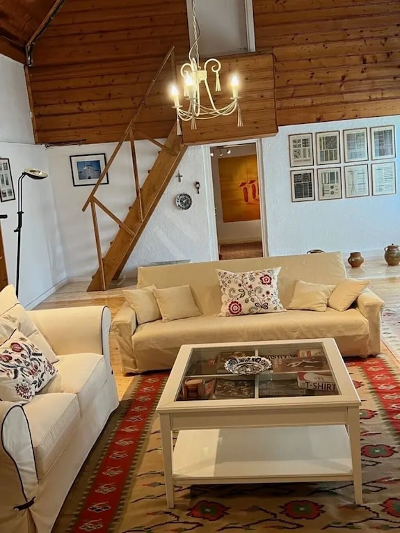 Lele Maria's Cottage + Barn - Transylvania