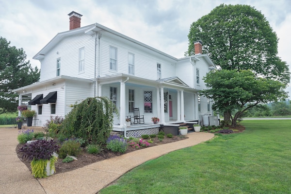 Old Furnace Inn - Virginia