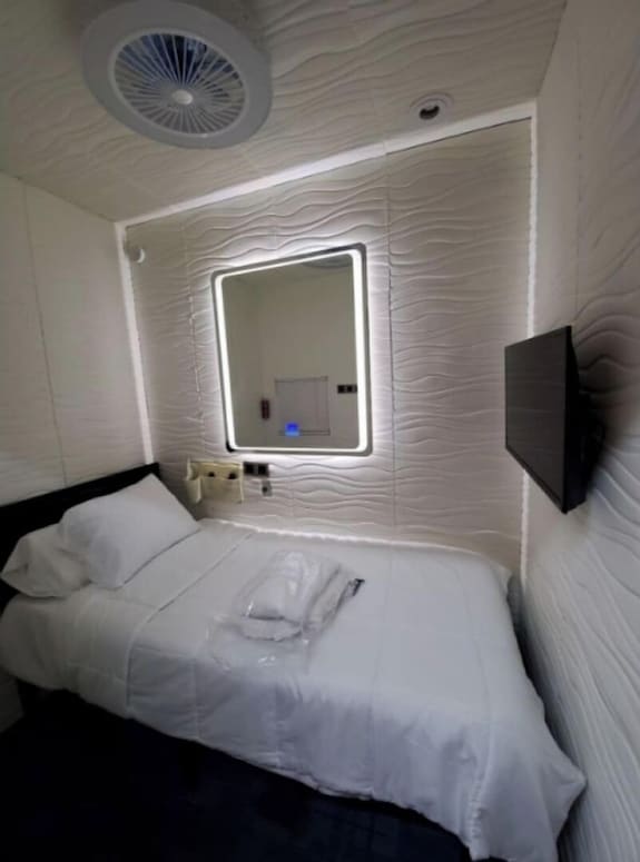 Budget-friendly Room| Free Coffee | Downtown - Goose Island, Chicago, IL, USA