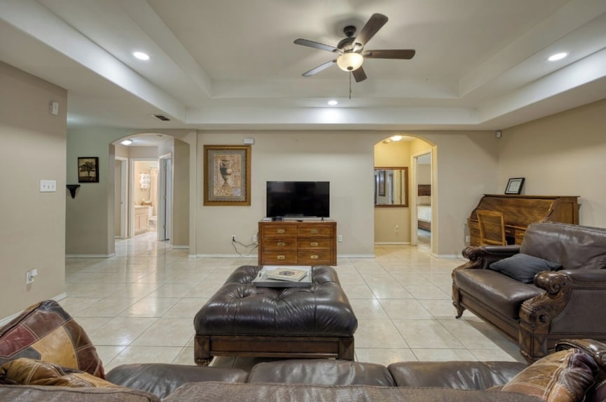 Private Fenced Backyardpet Friendlymins To Malls - Reynosa