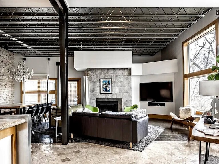 The Steele Mill | 4br Modern Industrial Home - Indianápolis, IN