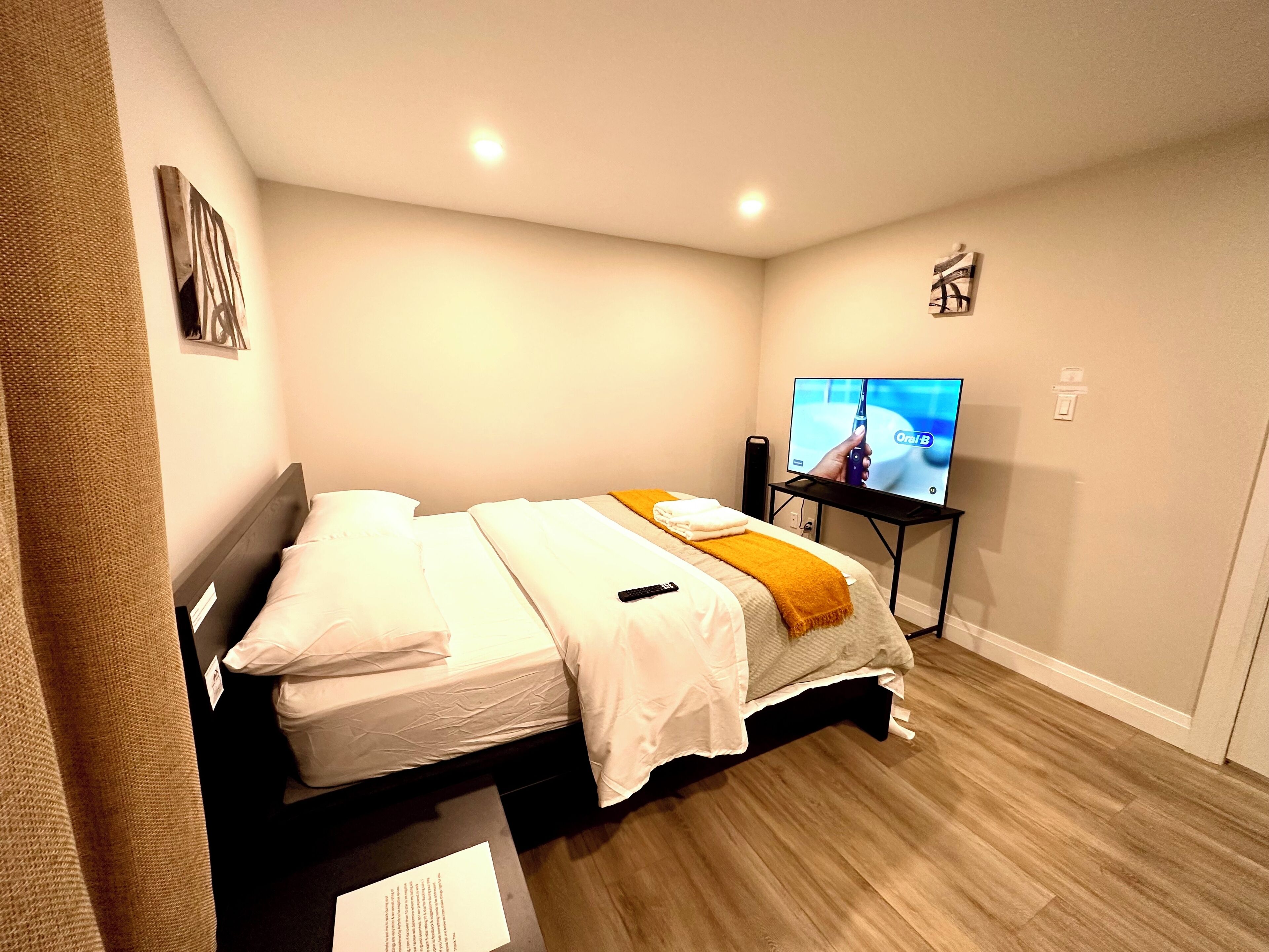 Luxurious 2 Bedroom Heated Floor 2 Bathroom Near To Chicopee Hill & Airport - Ontario