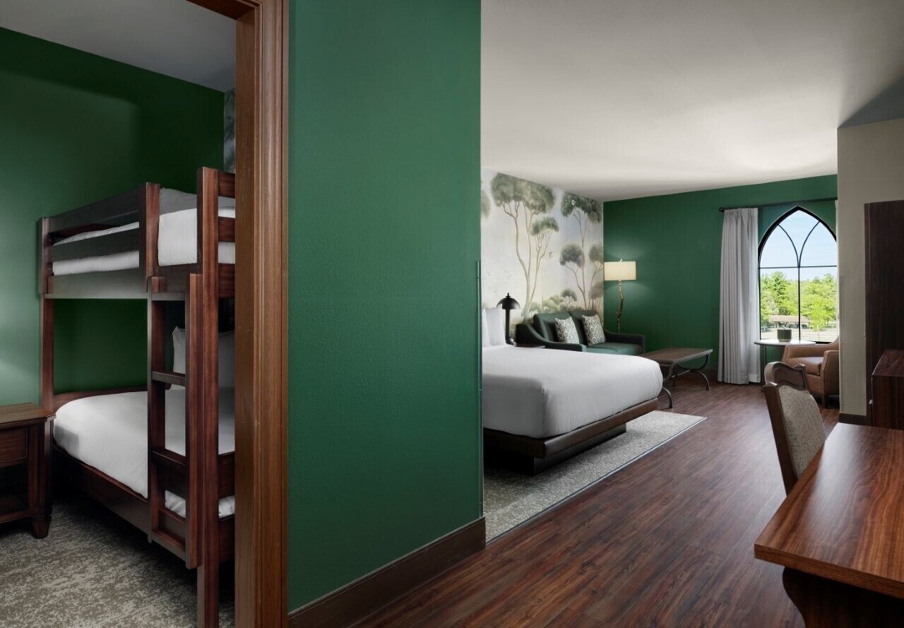Quarto Deluxe (King with Bunks) | Cofre no quarto, secretária, cortinas/cortinados opacos 