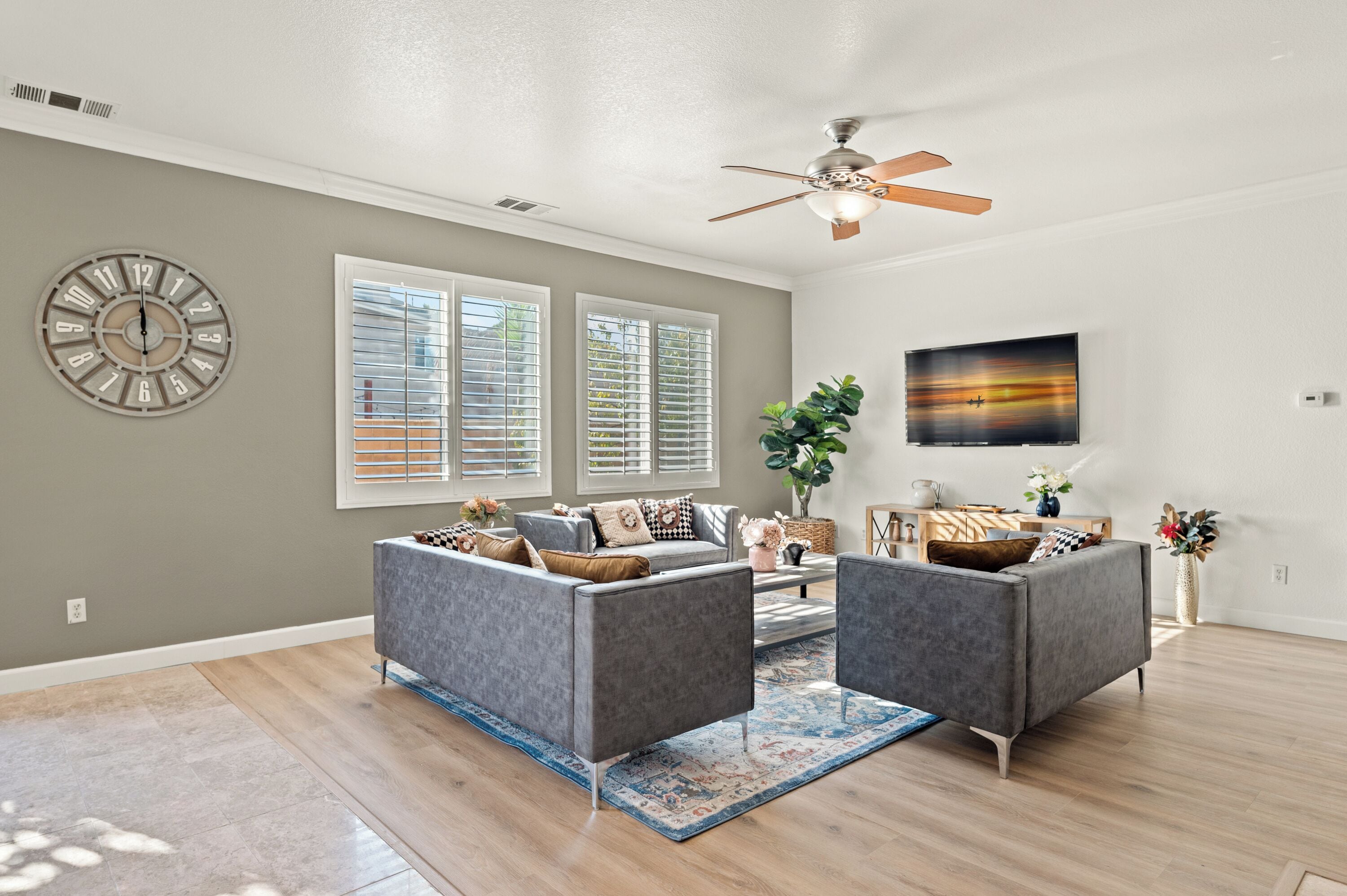 Big&bright Home Near Airport/6br4ba /10beds/quiet - Ontario, CA