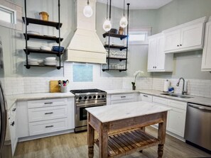 Beautiful upstairs apartment for rent monthly near Audubon park Reviews ...