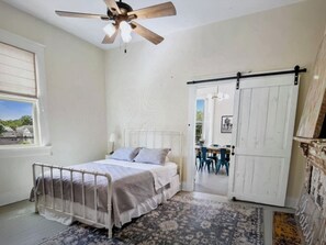 Beautiful upstairs apartment for rent monthly near Audubon park Reviews ...
