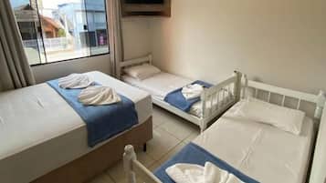 Quarto triplo básico | Wi-Fi de cortesia