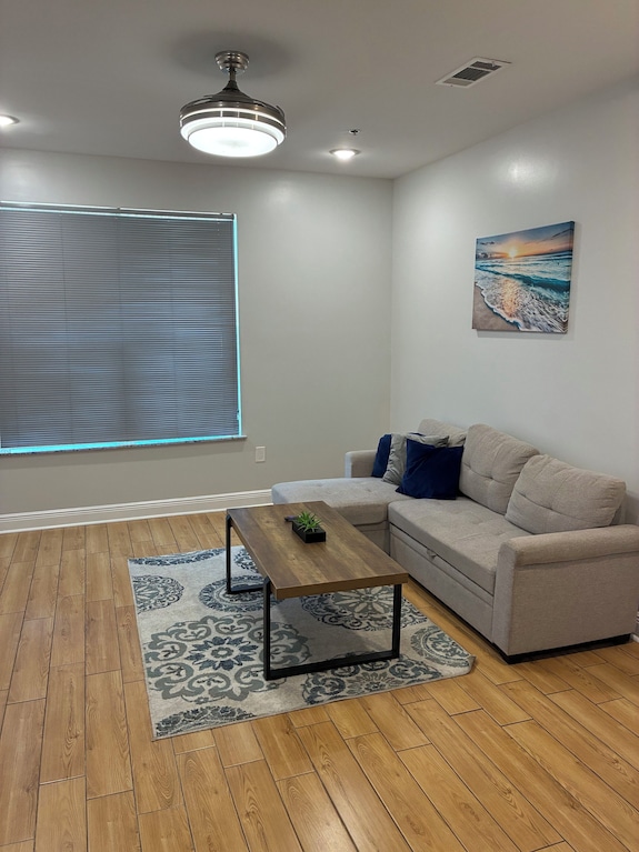 Coral Paradise 1 Bed Apt. - Biloxi, MS