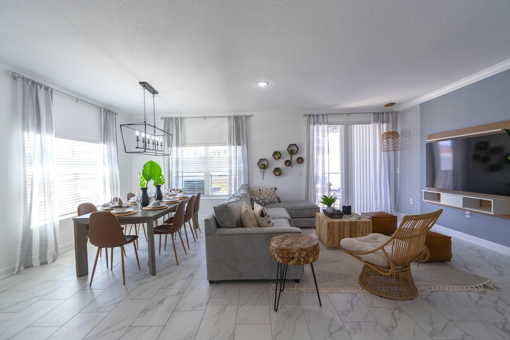 Champions Gate Retreat Private Pool Top Resort - Haines City, FL