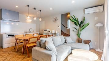 Villa, 3 quartos, não fumadores, piscina privativa (14 Beds/BBQ/2 parking spaces/Onna 10A) | Sala de estar