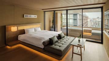 Suíte luxo, 2 quartos, vista para a cidade | Cofres nos quartos, cortinas blackout, ferros/tábuas de passar roupa