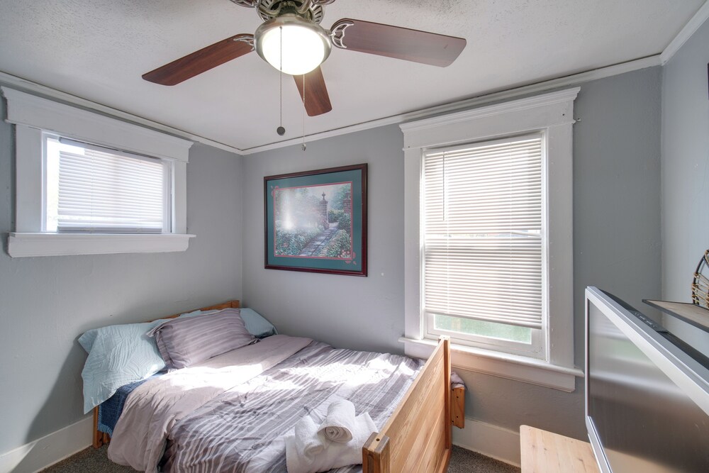 Modern & Convenient! Group Stay in Highland Square - Akron | Stayz
