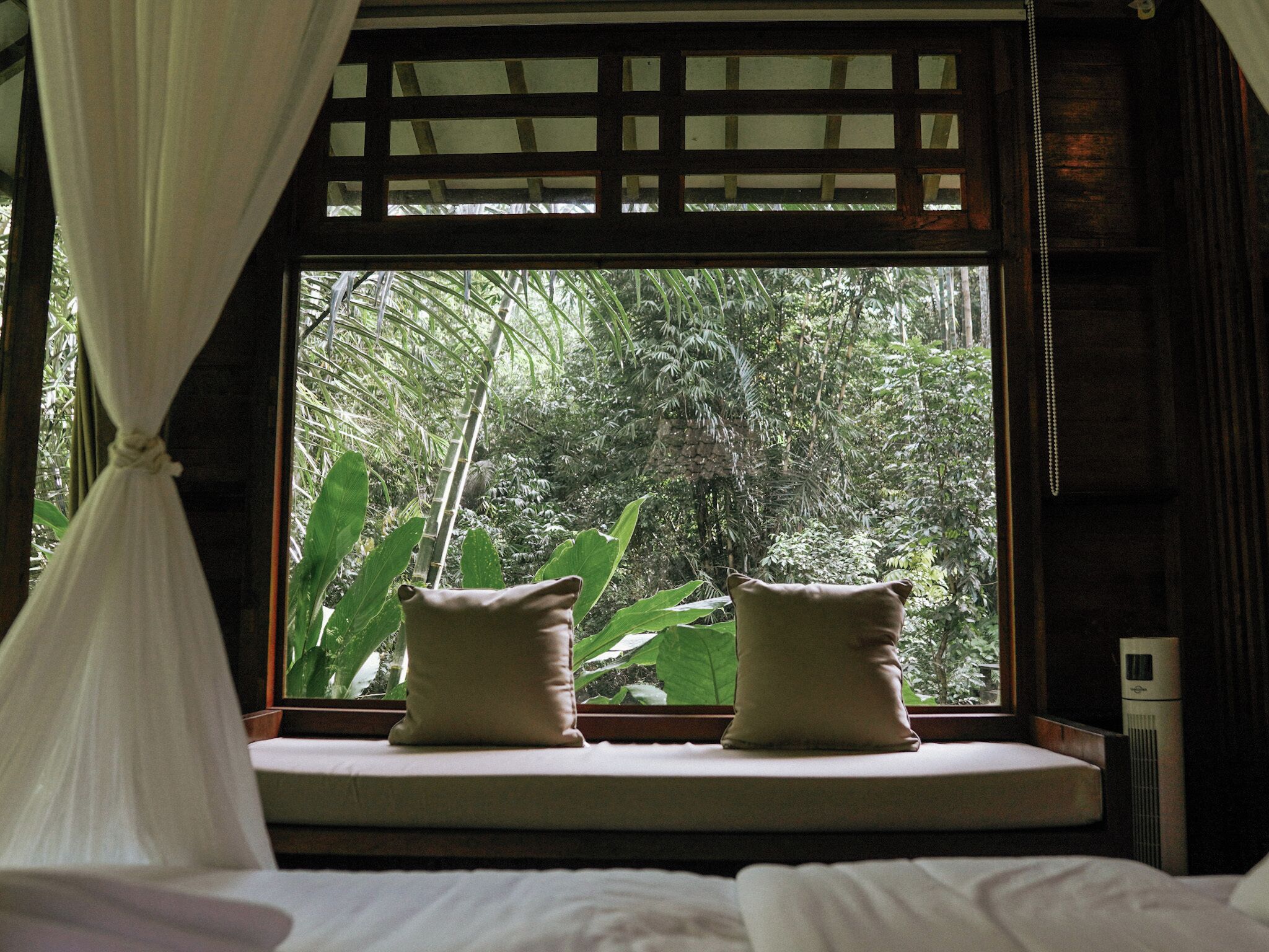 Cabin with Forest & River View | Sala de estar