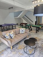 Casa, 5 quartos, fumadores, varanda | Sala de jogos