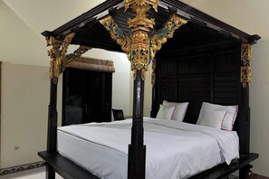 Villa, 2 quartos, vista para a piscina | Secretária, Wi-fi grátis, roupa de cama fornecida 