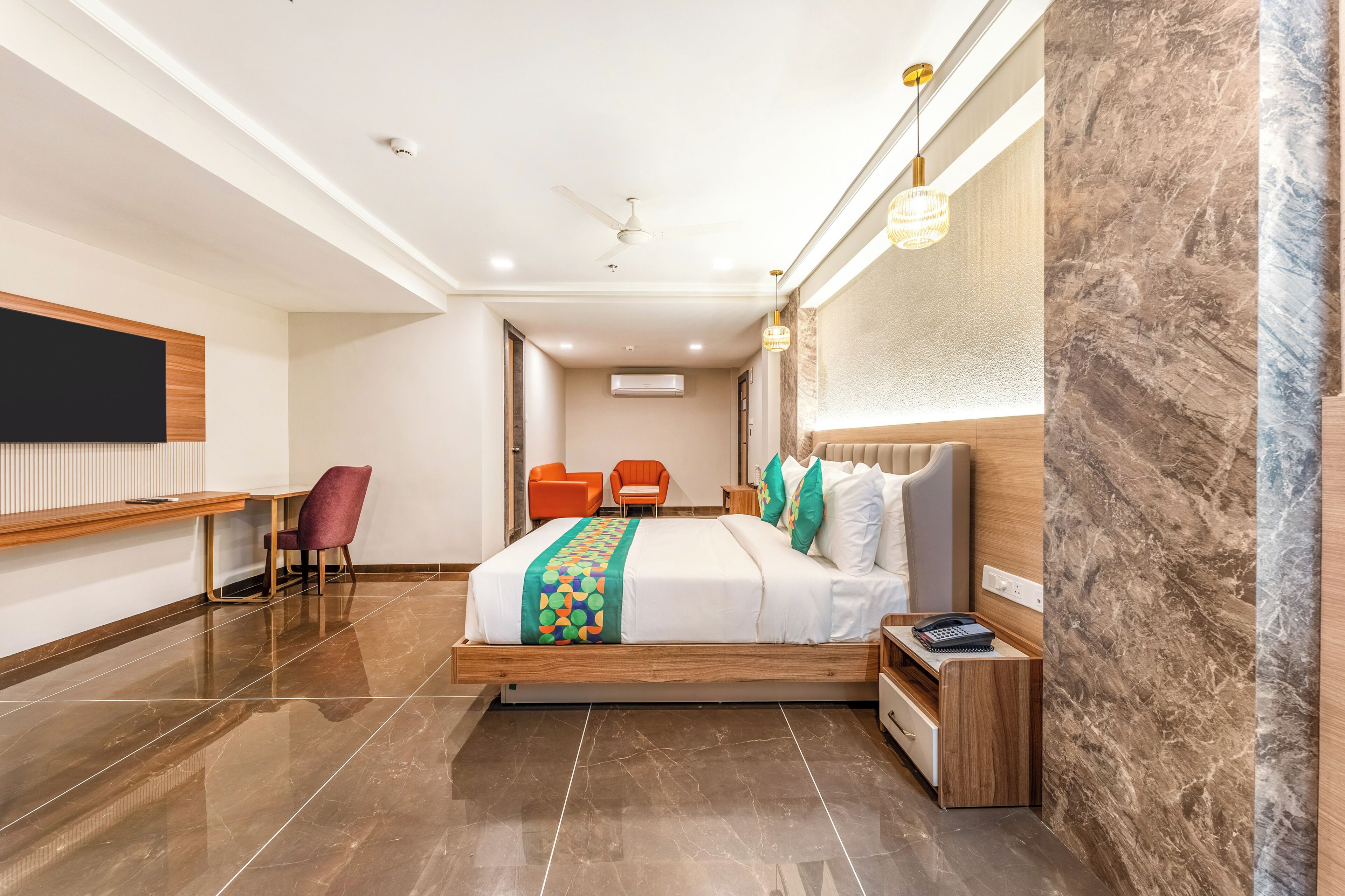 Premium Room with Living Area | Ferros/tábuas de passar roupa