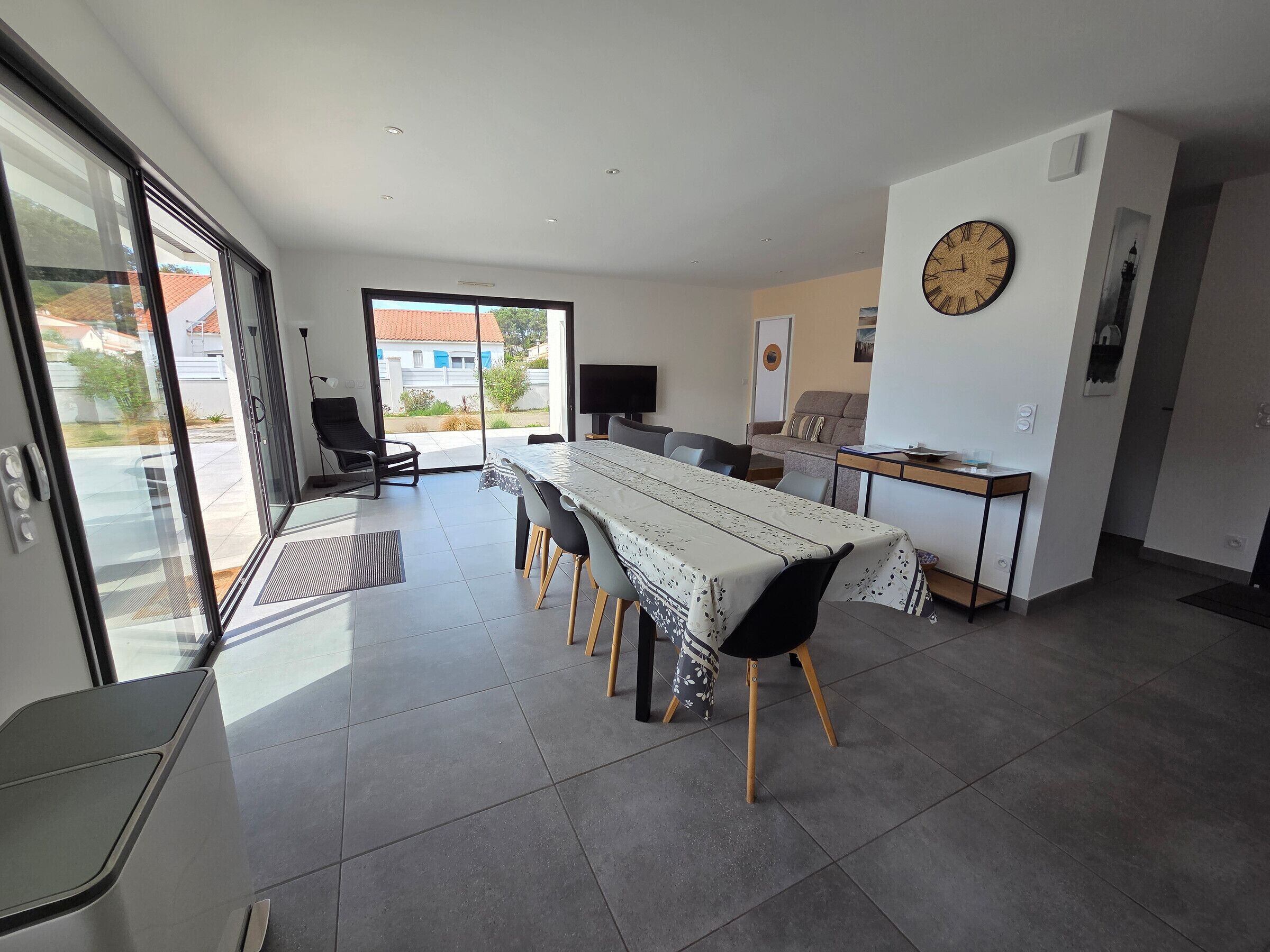 New 130m² Villa With Heated Pool, 4 Bedrooms - Angles