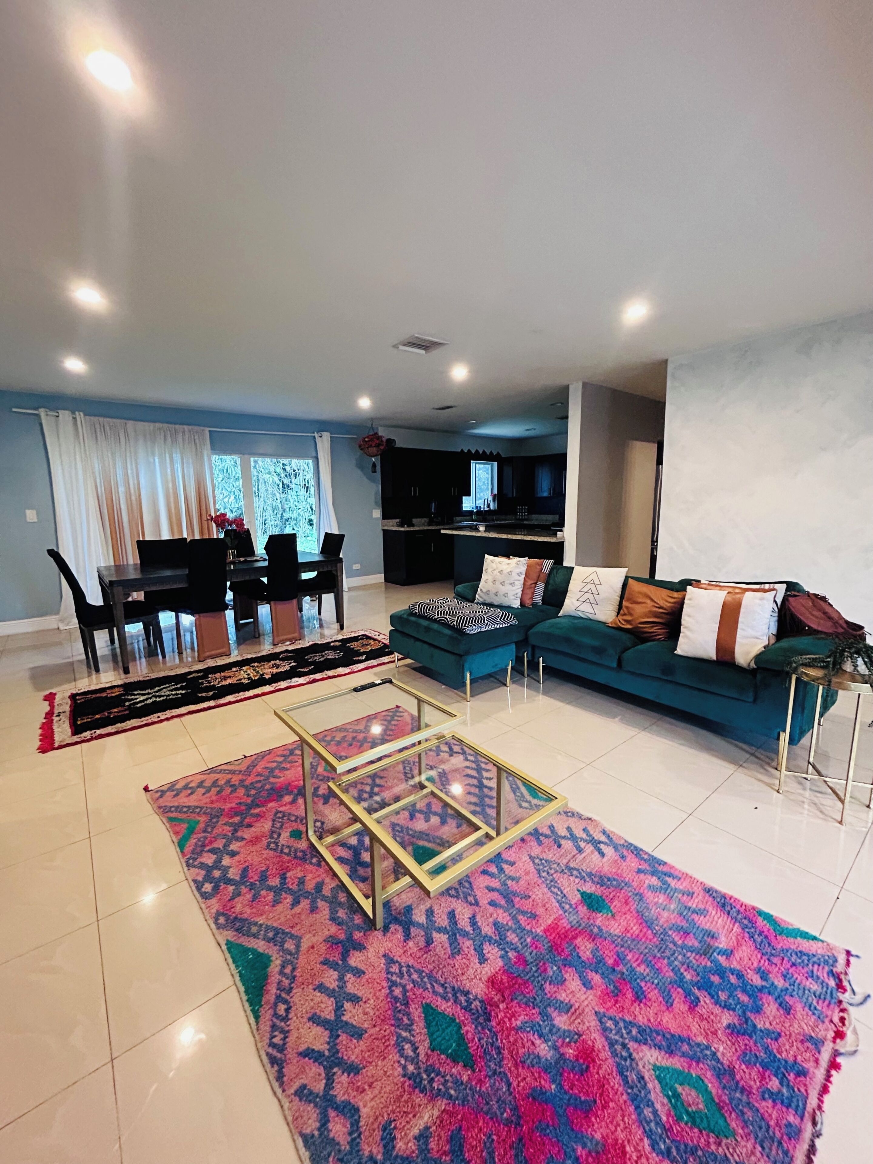 3-bedroom House In Miami With Large Yard, Jacuzzi And Mango Trees. - Miramar, FL
