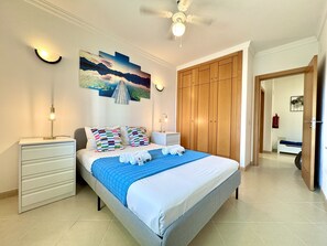 1 quarto, roupa de cama fornecida