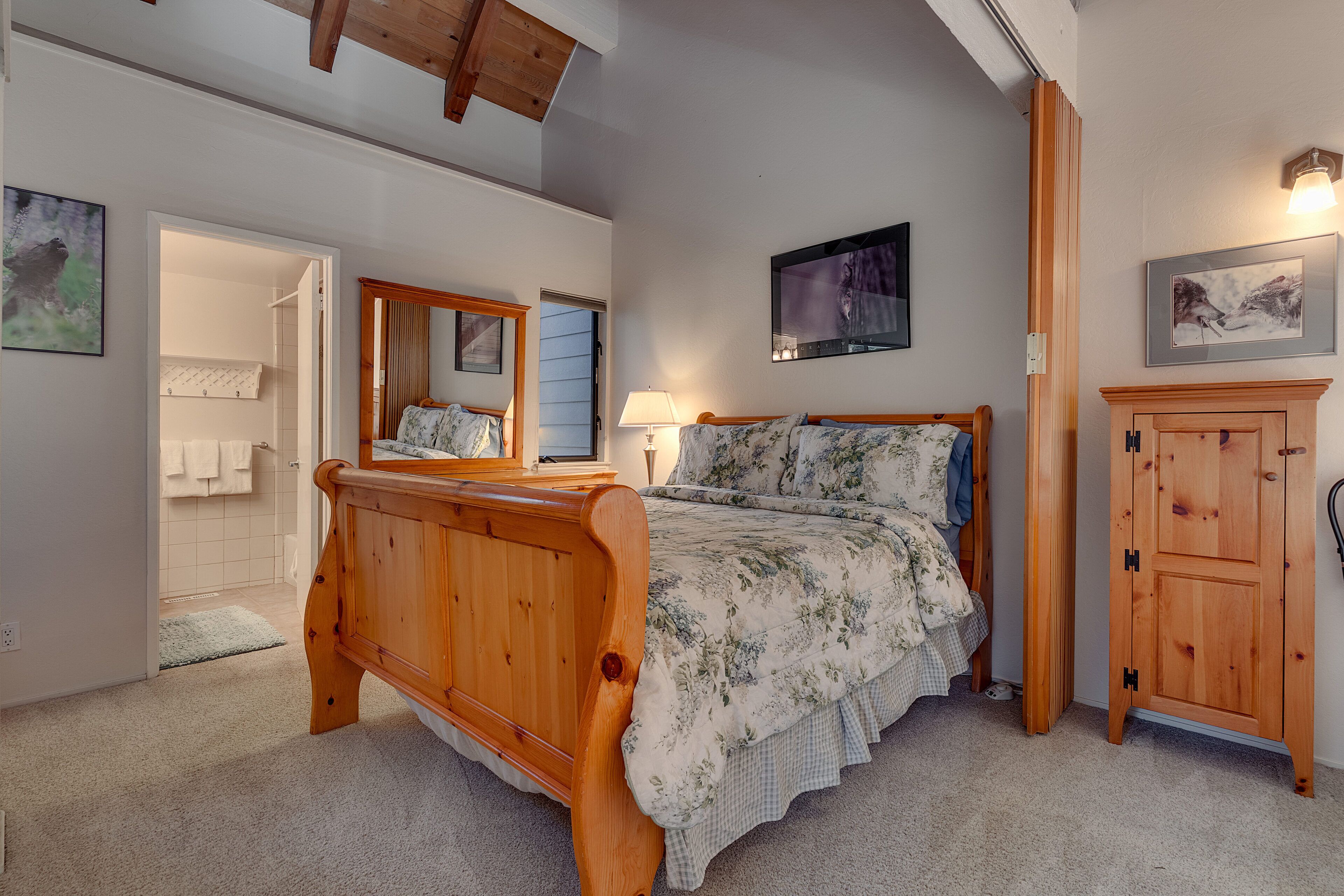 Wolf Den: 2  Br, 1.5  Ba Townhouse In Carnelian Bay, Sleeps 5 - Carnelian Bay, CA