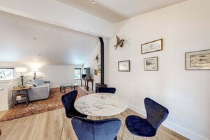 Condo, 1 cama Queen, sacada, vista para a montanha (West Ketchum Condo 10) | Parte interna