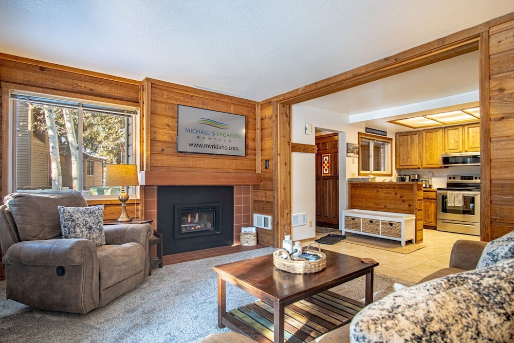 Elkhorn Bluff Condo + Complex & Resort Amenities - Sun Valley, ID