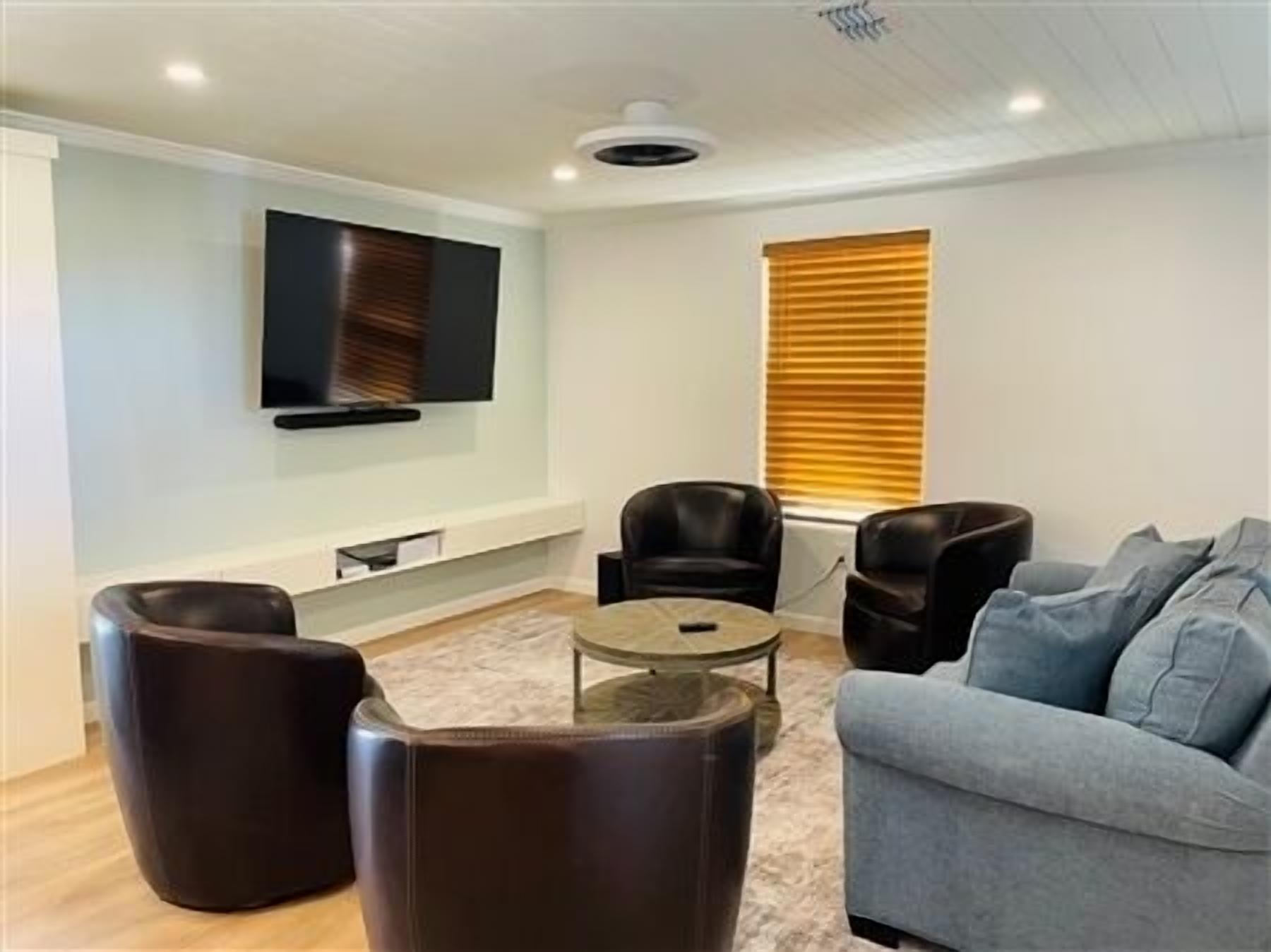 Fully Remodeled 2 Bdrm, 2 Bath Home. Near Boat Launch, Bait Shops & Restaurants. - Port Mansfield, TX