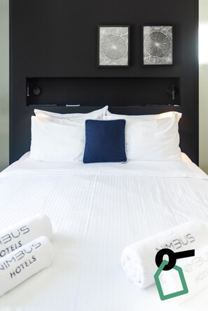 Quarto Duplo | Minibar, cofre no quarto, Wi-fi grátis, roupa de cama fornecida 