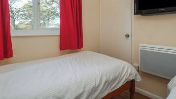 2 quartos, com decoração personalizada, com mobília individualizada