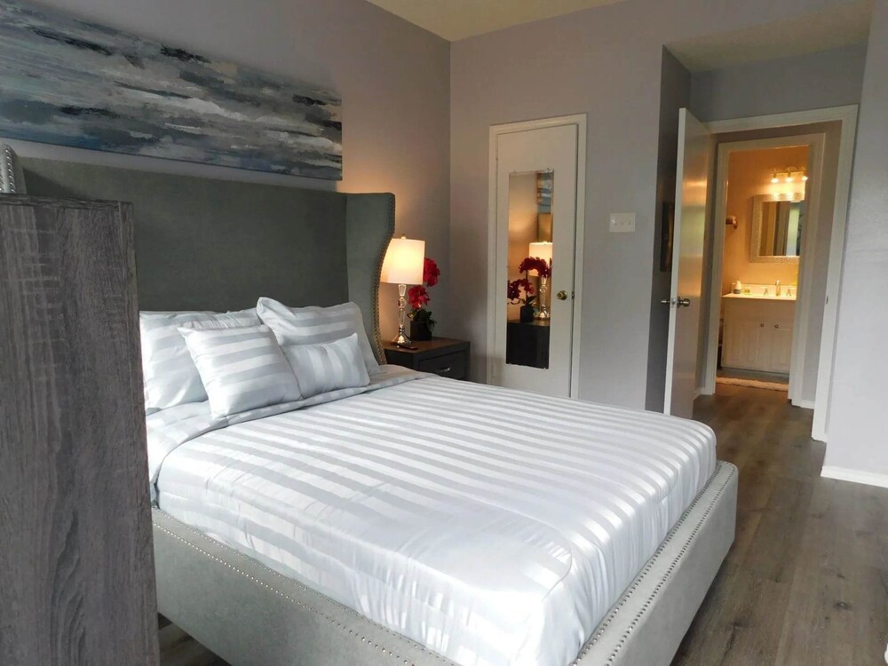 1BD Apt DFW South Irving I30 - Irving | Stayz