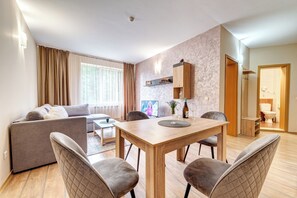 Cofre no quarto, secretária 