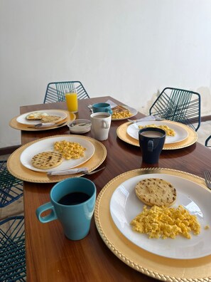 Pequeno-almoço completo diário incluído