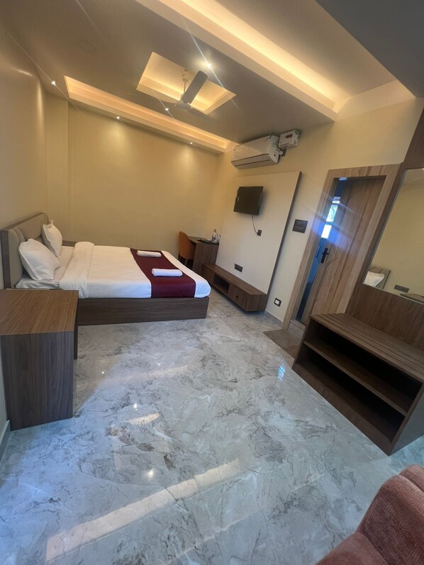 Quarto casal ou duplo econômico | Ferros/tábuas de passar roupa, Wi-Fi de cortesia