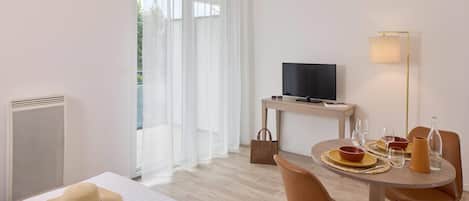 Quarto standard, 1 cama Queen, para não fumantes | Wi-Fi de cortesia