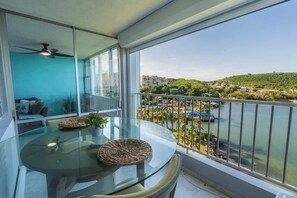 Apartamento, 1 cama queen-size, terraço, vista para o oceano (A24827-FAJ-MARE) | Vista do quarto