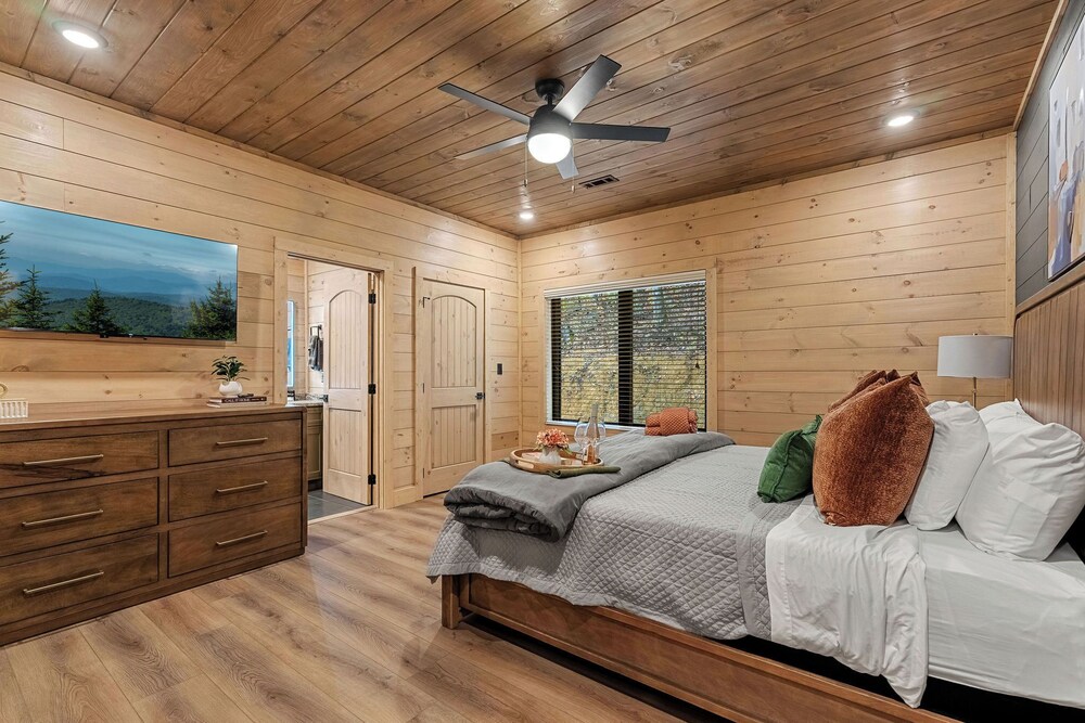 Luxury Smoky Mountain Retreat with Indoor Pool, Theater & Billiards ...