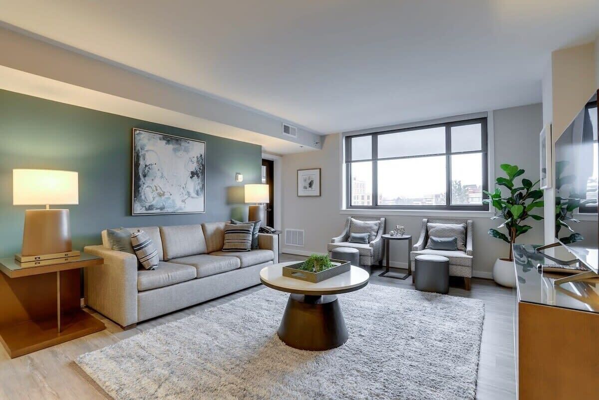 Sojourn | Courtland Towers Yoga Studio, Boxing Station, Cardio Station, And More - Arlington, VA