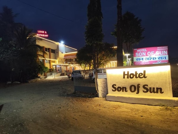 Hotel Son Of Sun - Tuljapur