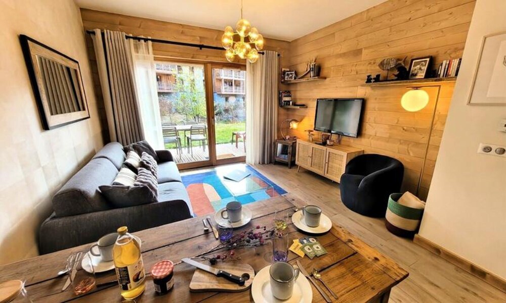 Bright Apartment With Private Garden in the Center Reviews, Deals ...