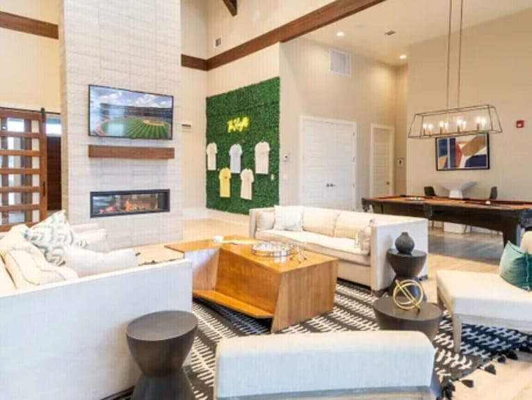 Modern 2bd/2ba Oasis Fast Wifi Balcony Gated Community Near Slu & Downtown - Hammond, LA