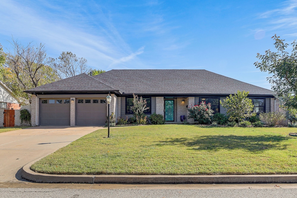 Pet-friendly Home W/ Yard: 8 Mi To Downtown Tulsa! - Tulsa, OK