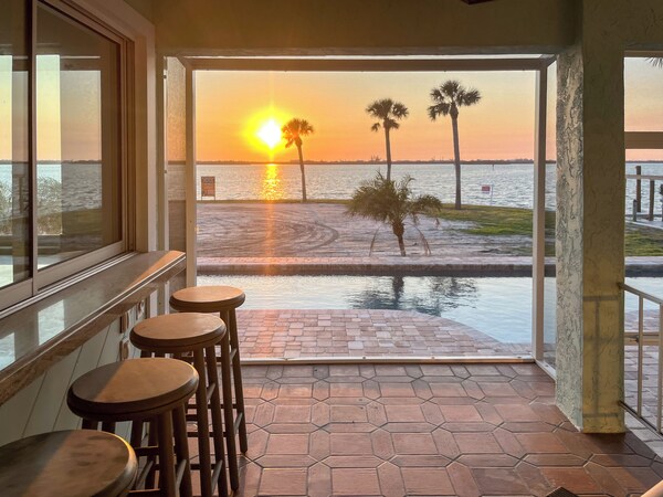 Canal-front Gem W/ Dock! 4 Mi To Englewood Beach - Englewood, FL